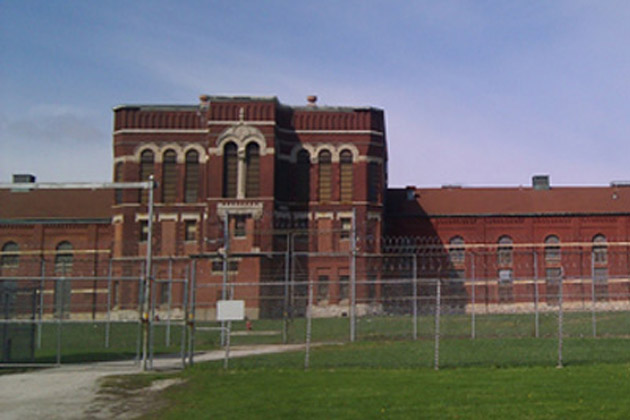 Pontiac prison on lockdown after stabbing | WJBC AM 1230